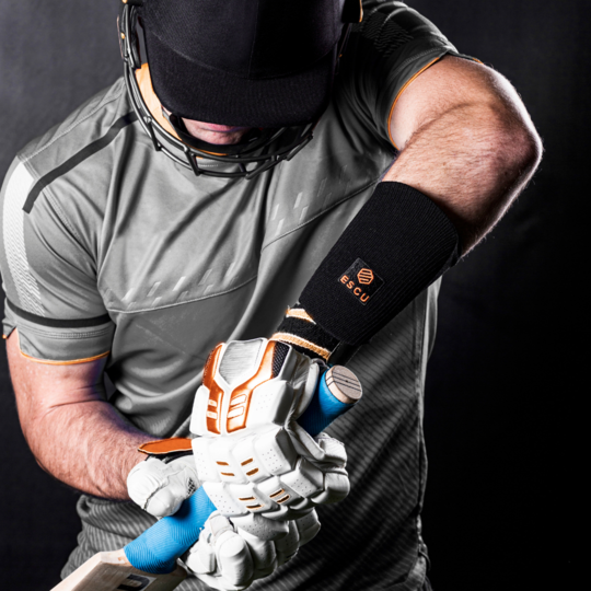 ESCU Senior Wrist Guard - Black – Eagle Rise Sports